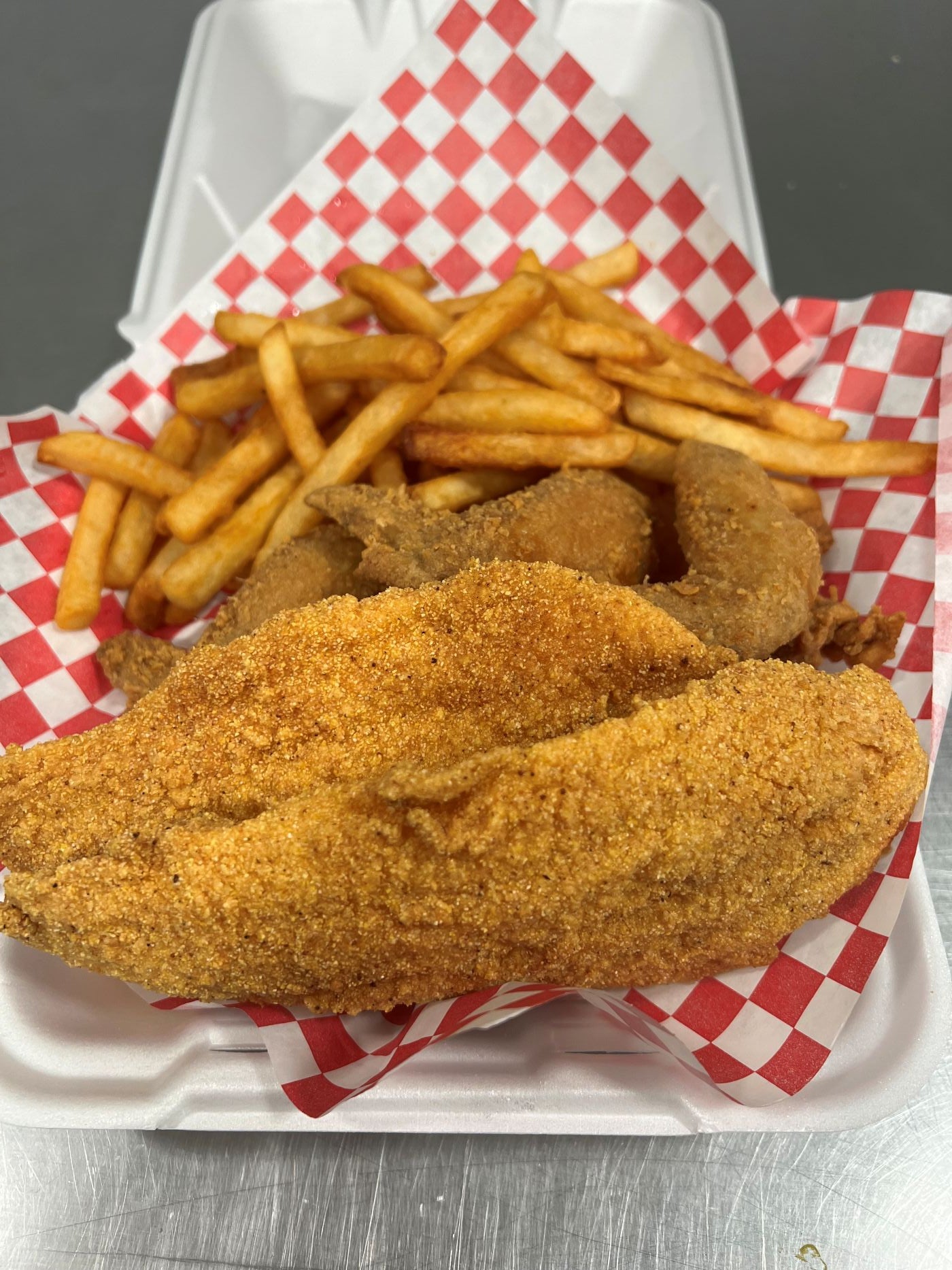 Fish Combo W/Fry & Coleslaw | Louie legends